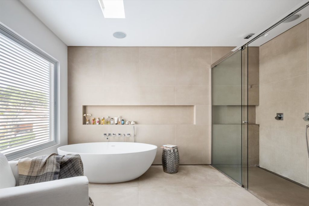 Banheiro com Nicho: 60 Ideias Modernas e Funcionais