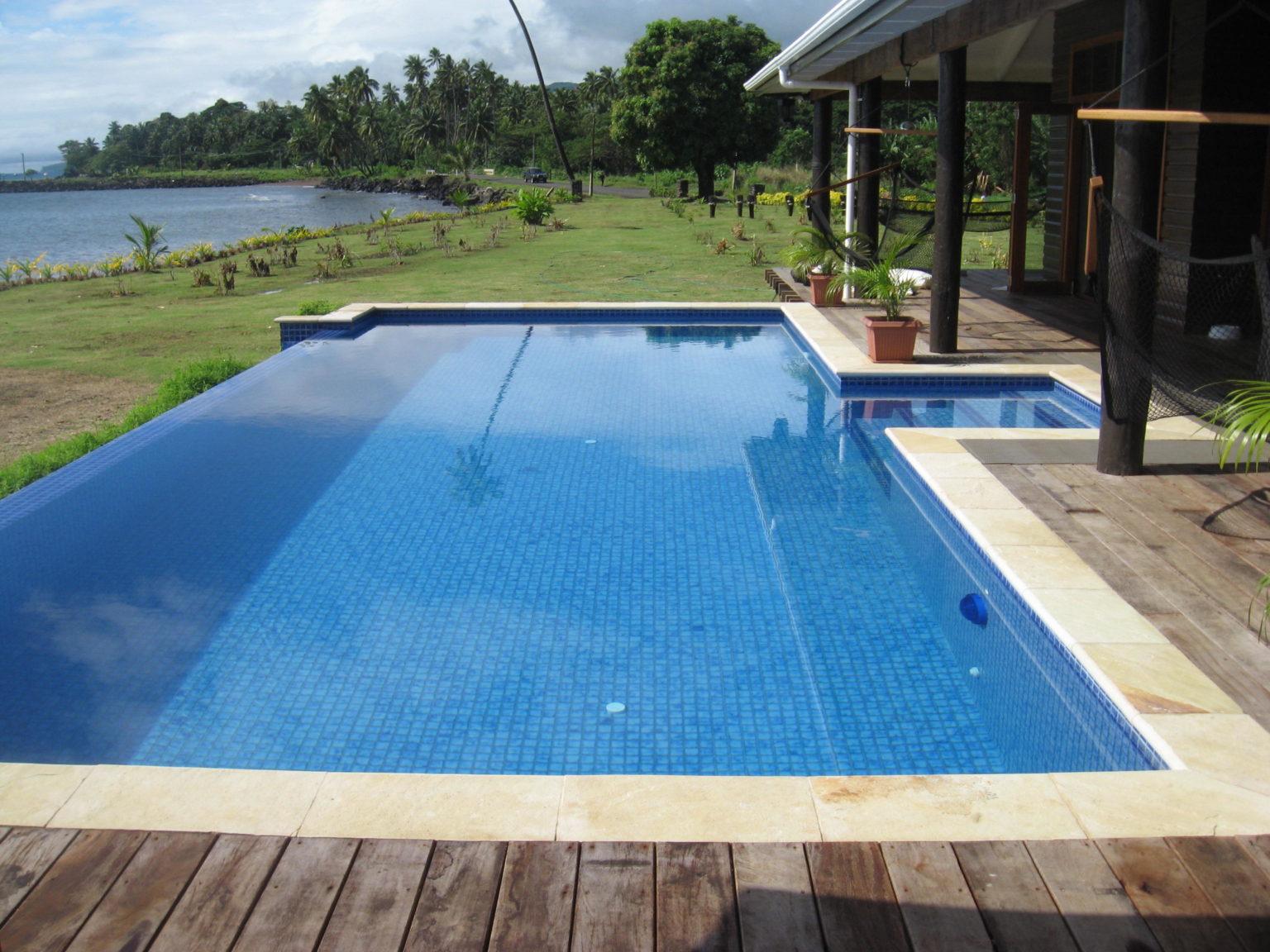 Revestimento para Piscina: 90 Projetos para Escolha Certa