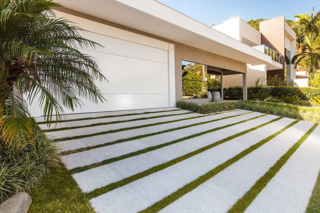 Pisos para área externa e garagem: 70 ideais para transformar o seu espaço.